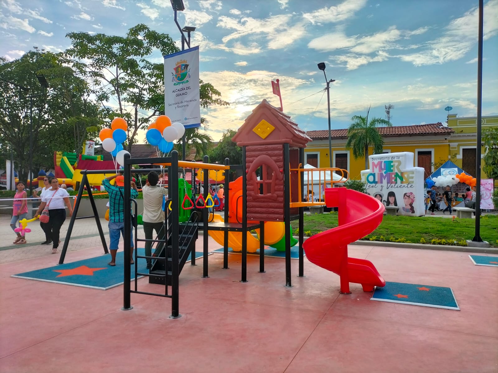 Guamo estrena parque principal