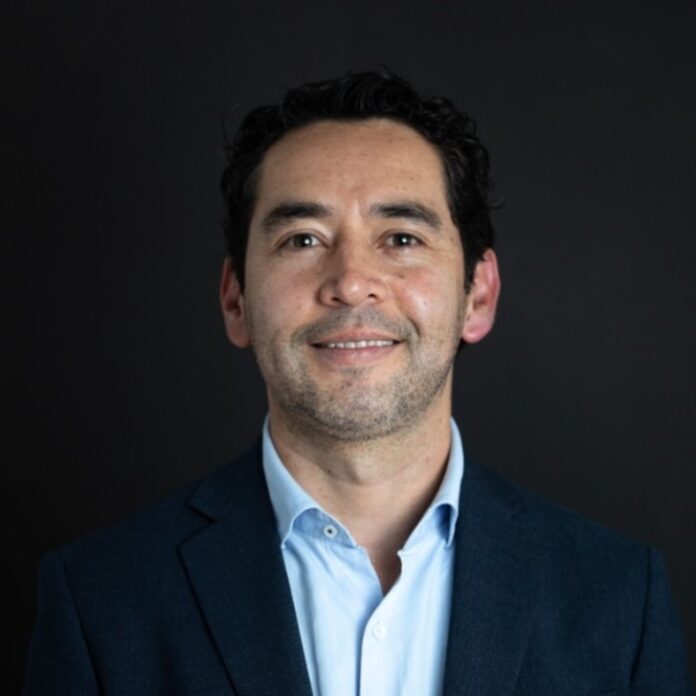 “El empresario no es héroe ni villano, sino un actor social esencial ...